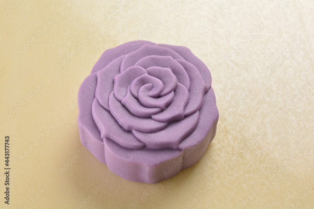 traditional healthy no oil baked yam taro lotus paste mooncake with ...