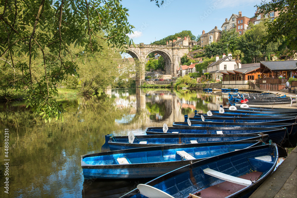 Knaresborough Viaduct in North Yorkshire showing rowing boats on the ...