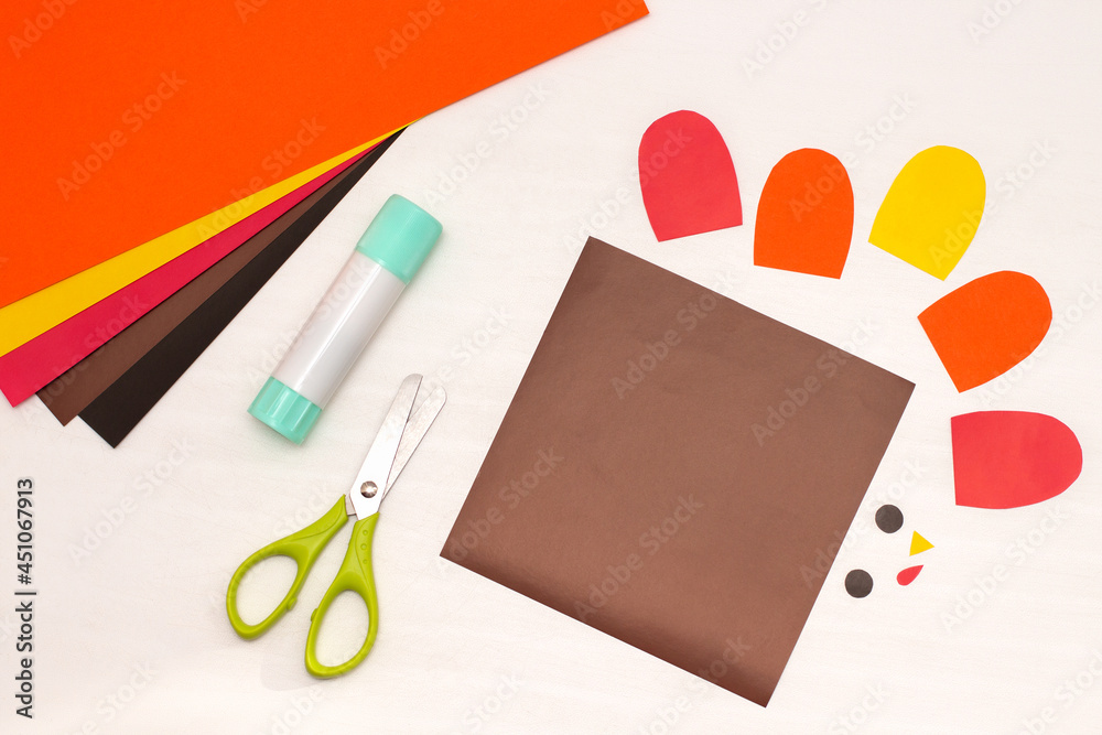 Step-by-step instructions for making DIY turkey corner bookmarks for ...