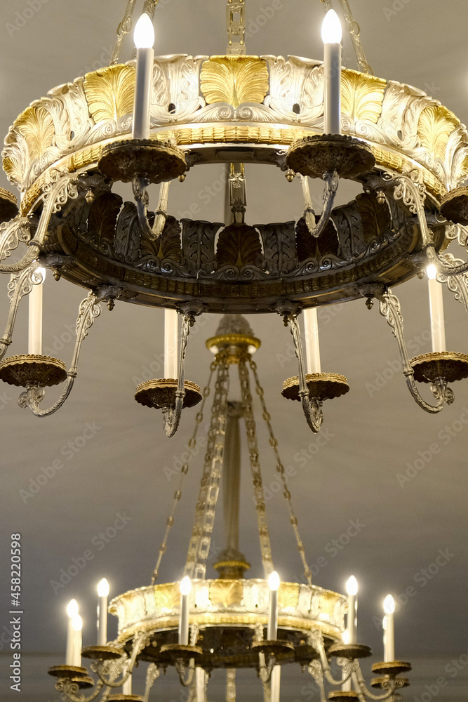 Foto de Stock Lead crystal chandelier detail close up view inside ...