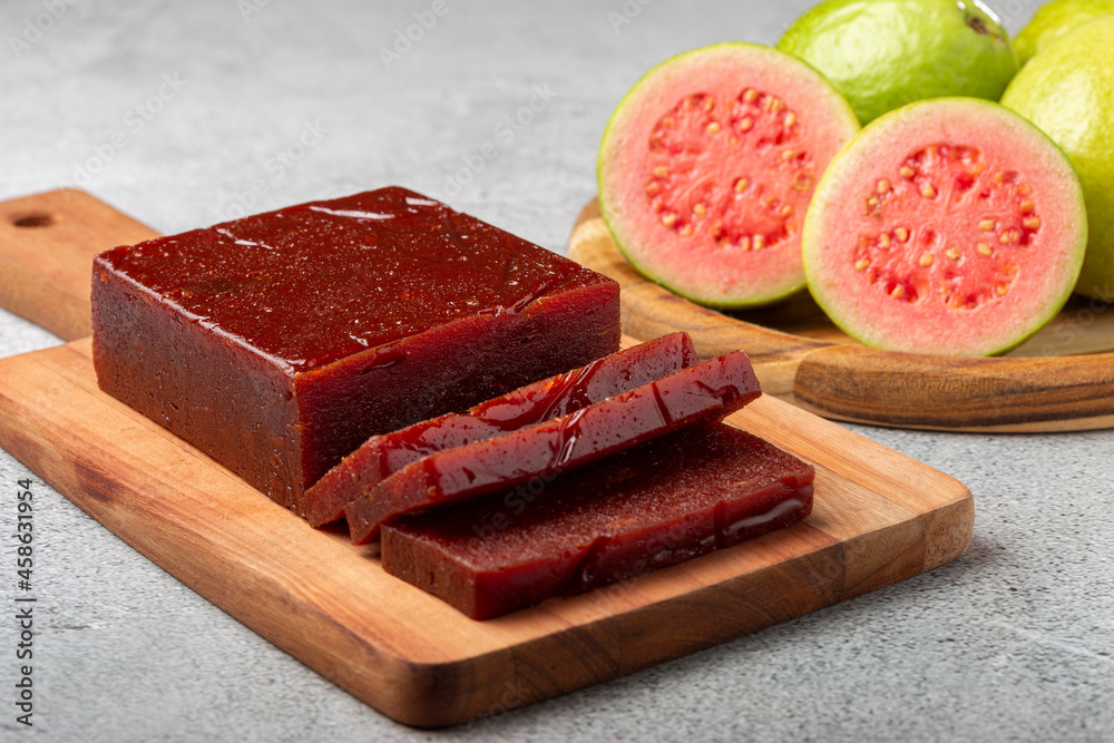 Foto Guava paste, typical sweet made from guava also known as Goiabada ...