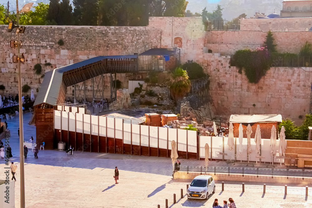Jerusalem, Israel - 04 jule 2021: the area in front of the western wall ...