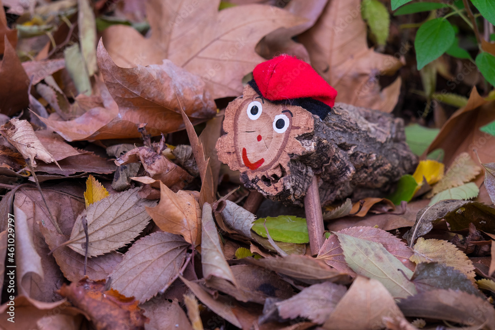 Foto de Stock Tió de Nadal. A hollow log with a barretina, called Tió ...