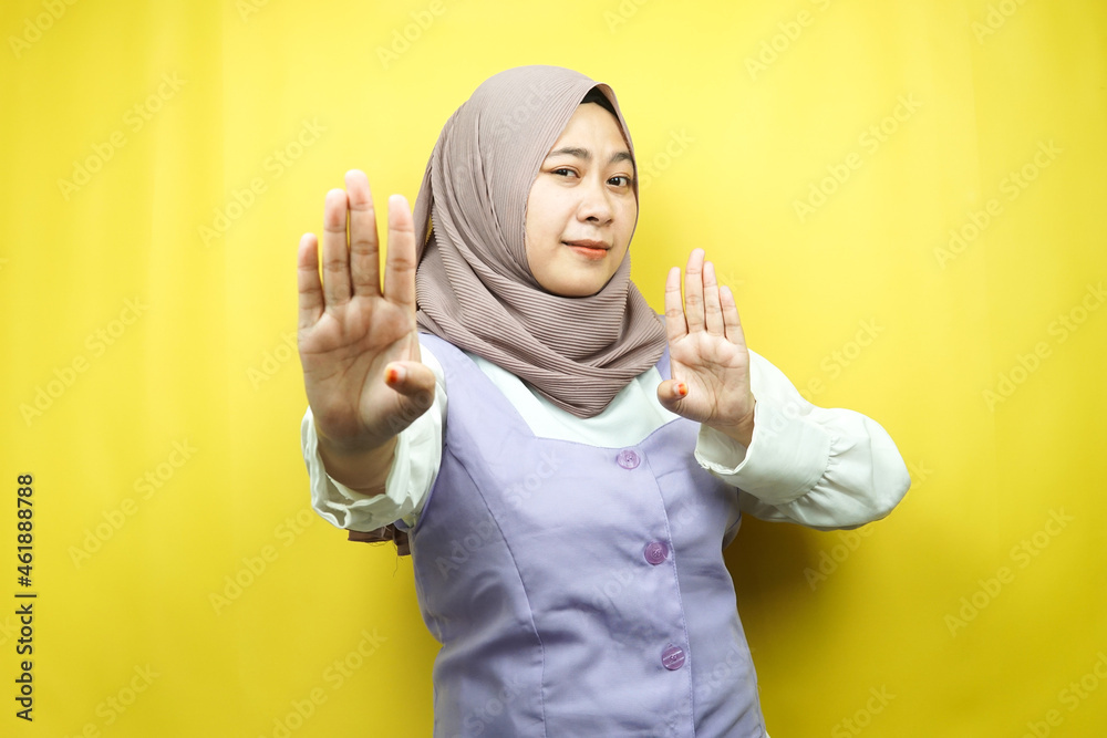 Photo Stock Beautiful asian young muslim woman with stop sign hand ...