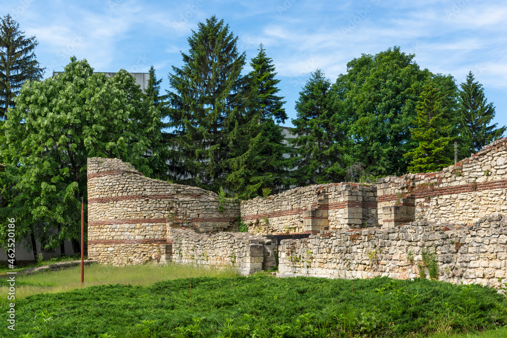 Ruins of Roman Fortress Castra Martis in town of Kula, Bulgaria Stock ...