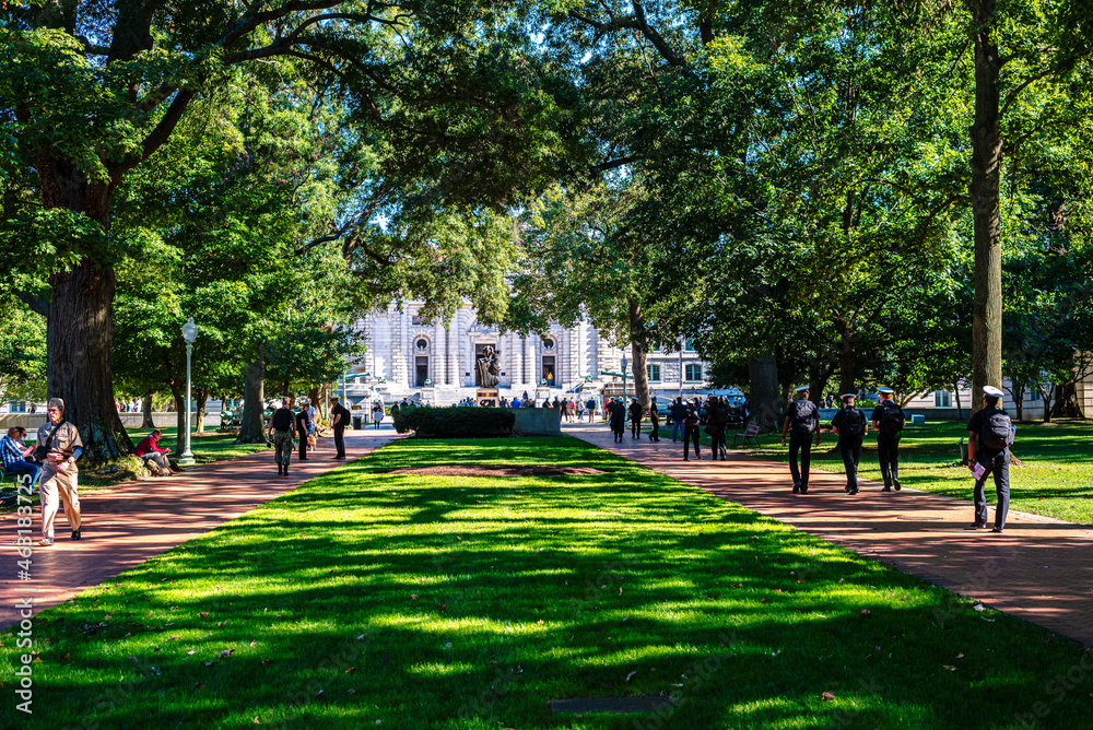 U.S Naval Academy, Bancroft Hall, Annapolis, Maryland. Walkway with ...