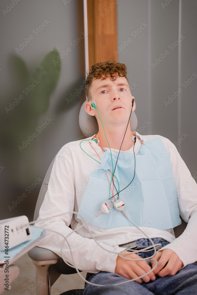 Setting and determining bite and position of jaws with the help of a ...