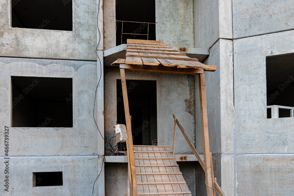 Construction of a multi-storey panel reinforced concrete house. Safe ...