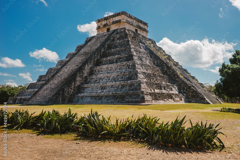 Temple of Kukulcan El Castillo at the center of Chichen Itza archaeological site in Yucatan ...