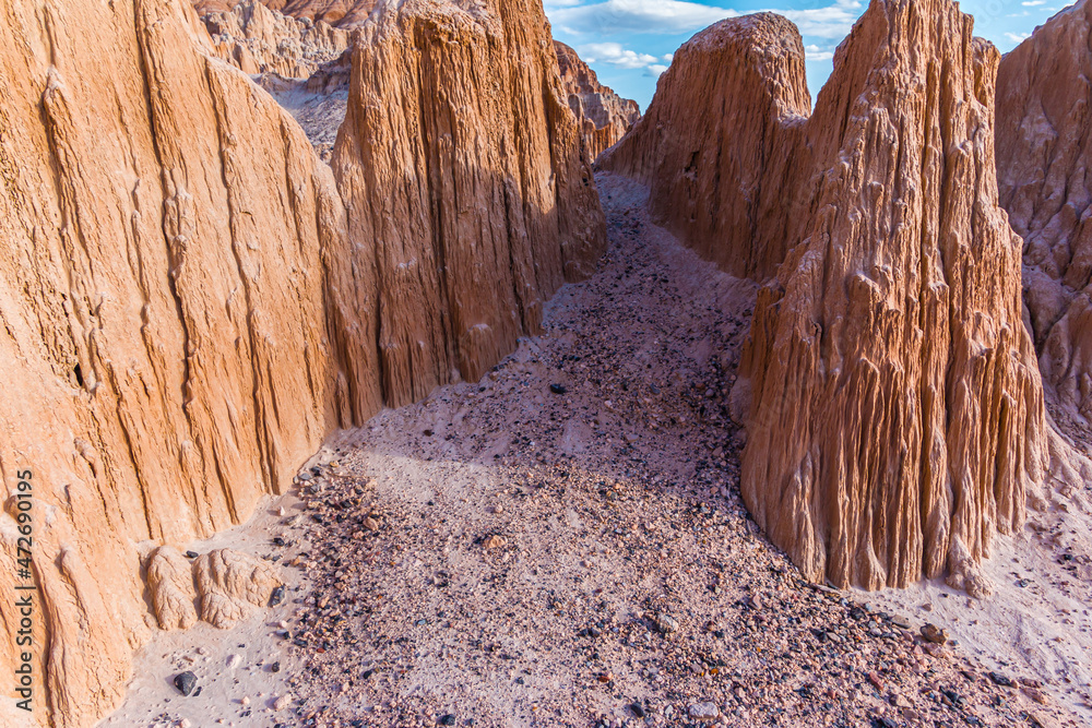 Pathway Through The Siltstone Walls of The Cathedral Caves Formation ...