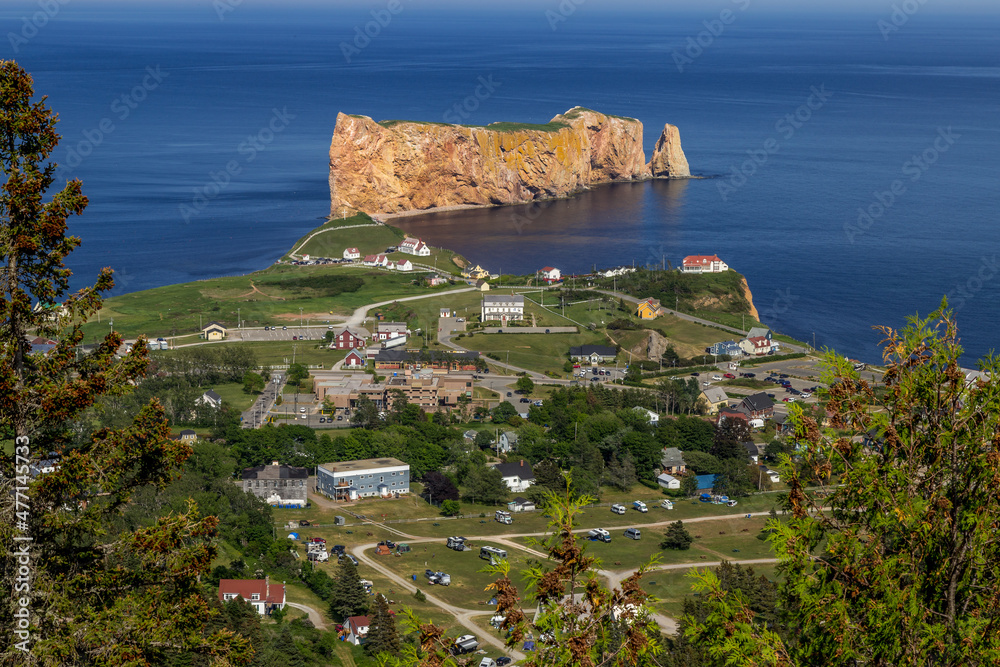 A look at the small town of Percé and its famous Rocher Percé (Perce ...