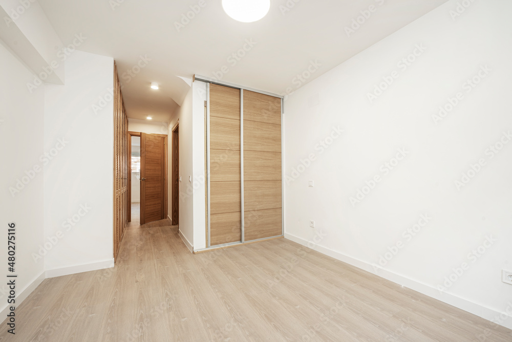 Photo Stock Bedroom with fitted wardrobes with sliding doors and normal ...
