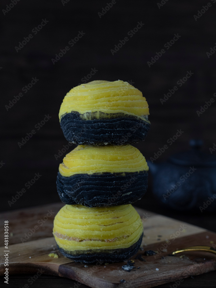 Teochew Spiral Thousand Layer Mooncake, Spiral Mooncakes. Stacks of ...