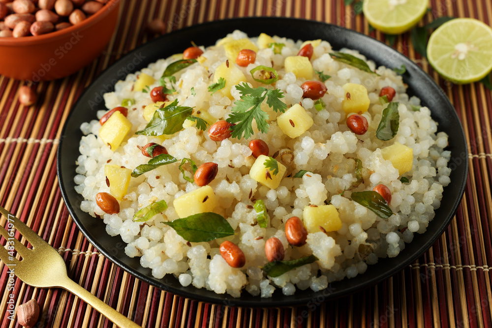 Fotografie Sabudana Khichdi Sabudana khichri tapioca pearls cassava ...