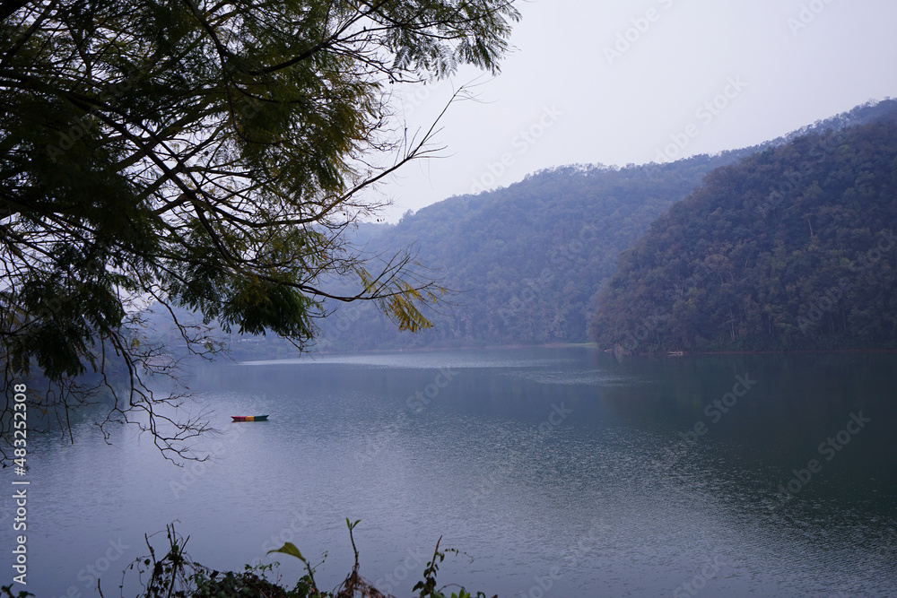 Fotografie Natural landscape of Phewa(Fewa) freshwater Lake, formerly ...