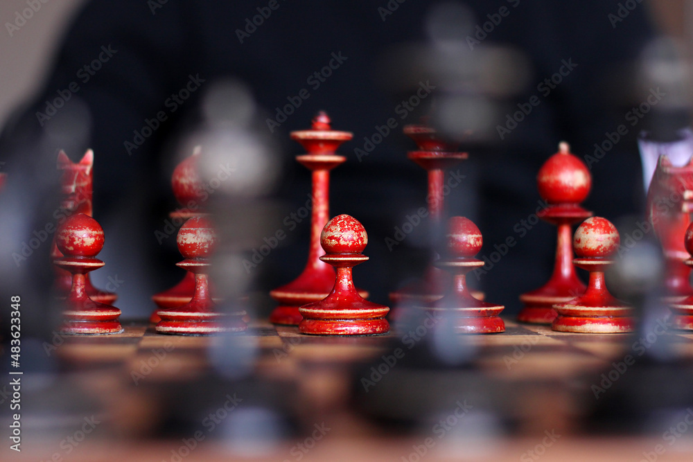 Foto de Stock Pawn and queen. A chess game. Incorrect placement of ...