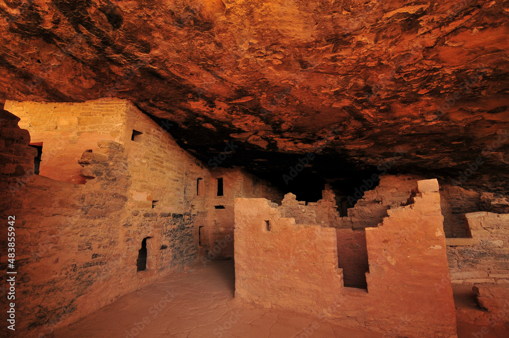 Inside the Cliff Palace ruins, the largest Ancestral Puebloans cliff ...