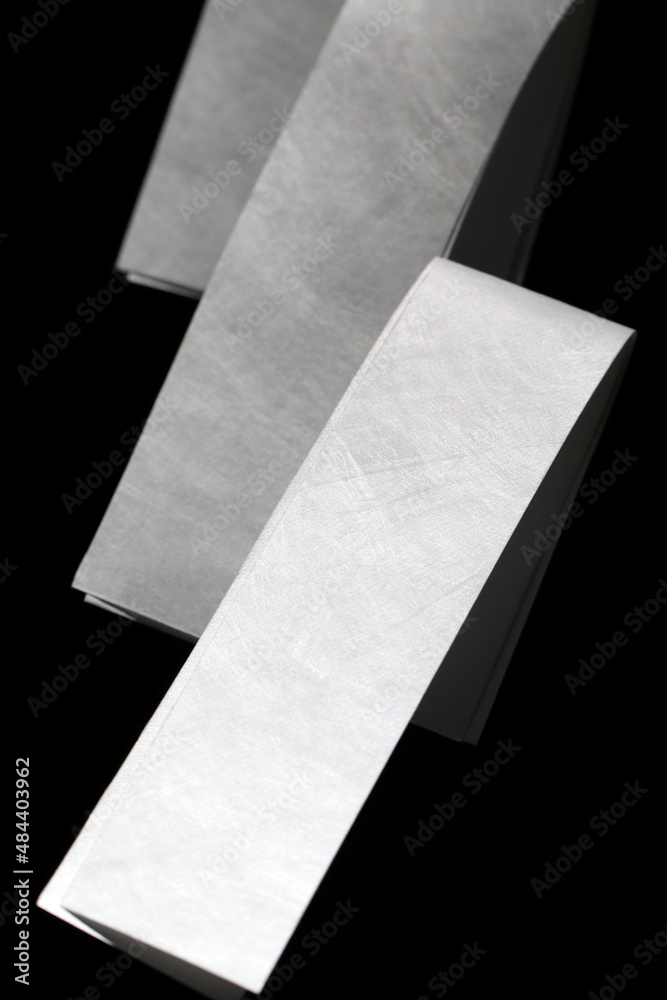 Japanese shrine decoration "Shide (Shinto) ", is a white folding paper ...