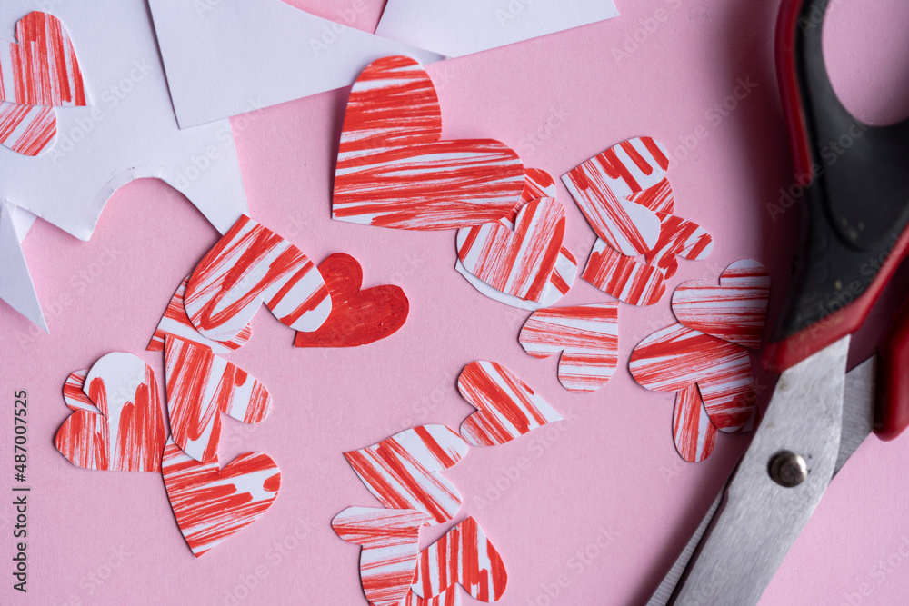 Foto de Stock recortes de corazones con textura de rayas con plumón ...