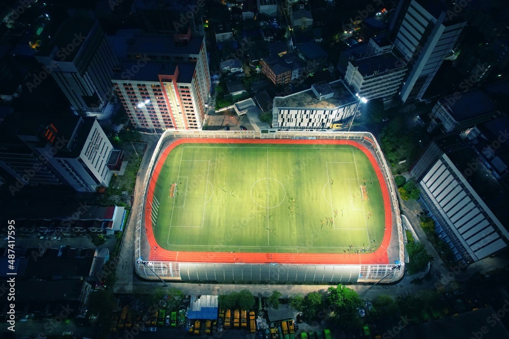 ภาพถ่าย Stock Football field top view, Aerial View Of Stadium At Night ...