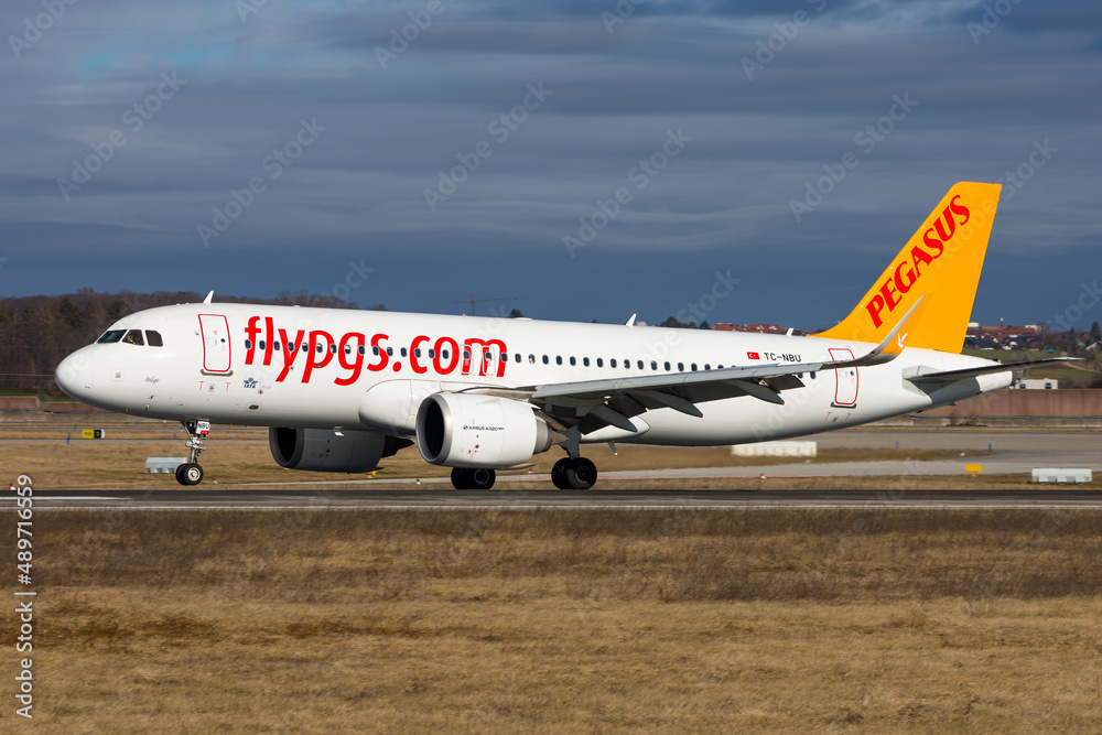 Pegasus Airlines Airbus A320neo landing (Airbus A320-251N) Stock Photo | Adobe Stock