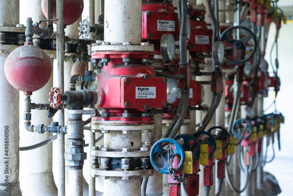 Fire protection system, Deluge valve and fire water header to ...