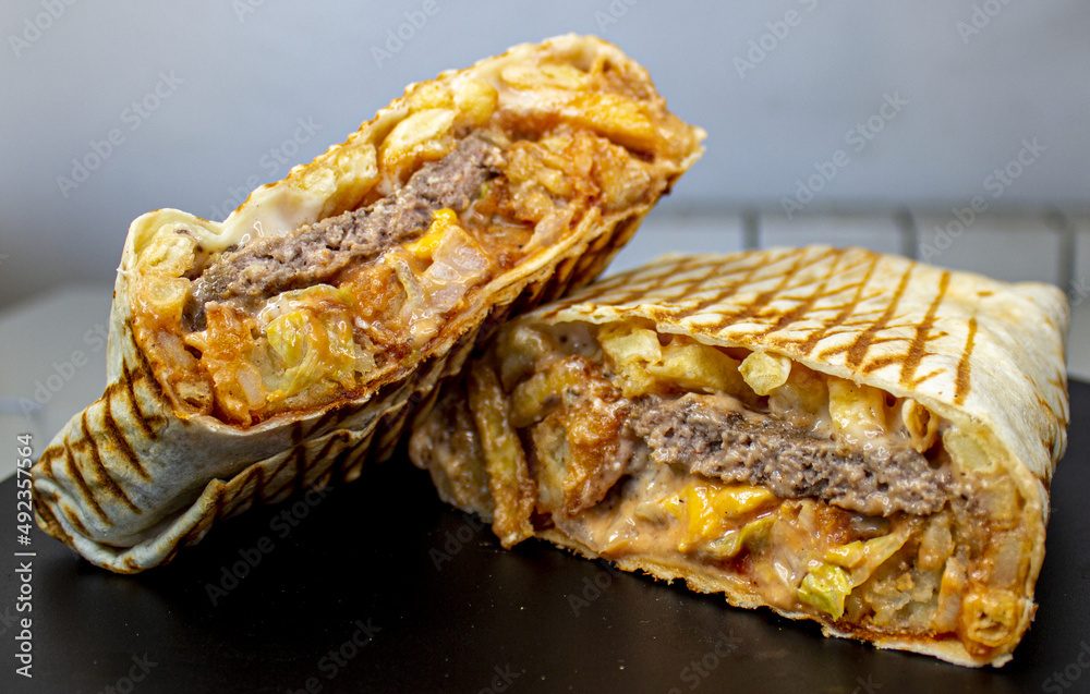 Photo Stock Tacos Burger Kebab Brochette de poulet | Adobe Stock