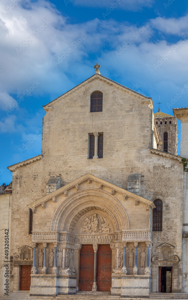Cathedral of St. Trophime (Cathédrale Saint-Trophime d'Arles), Arles ...