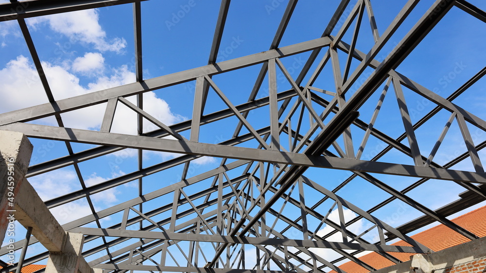 Steel roof structure for building construction. Metal roof structure of ...