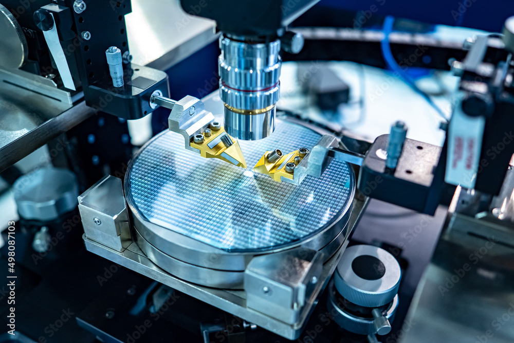 Foto Manufacture of microprocessors. Creation of microchips. Equipment ...