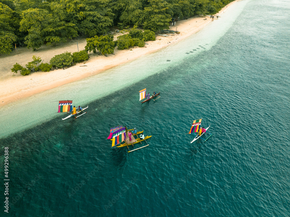 VINTA BOAT OF ZAMBOANGA The vinta is a traditional outrigger boat from ...
