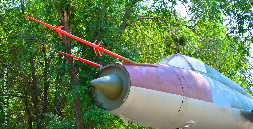 Military fighter-bomber aircraft – front-line (tactical) fighter ...