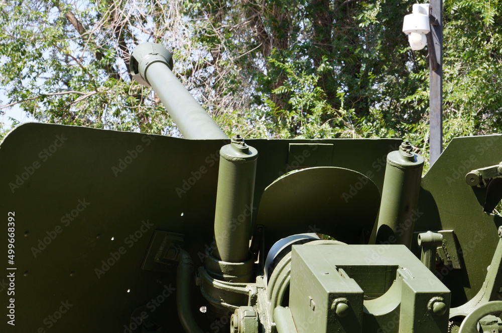 Howitzer152 caliber – a type of artillery gun designed for mounted ...