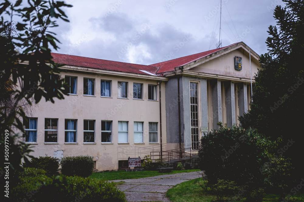 Foto Beautiful old centuries building (now used as public university ...