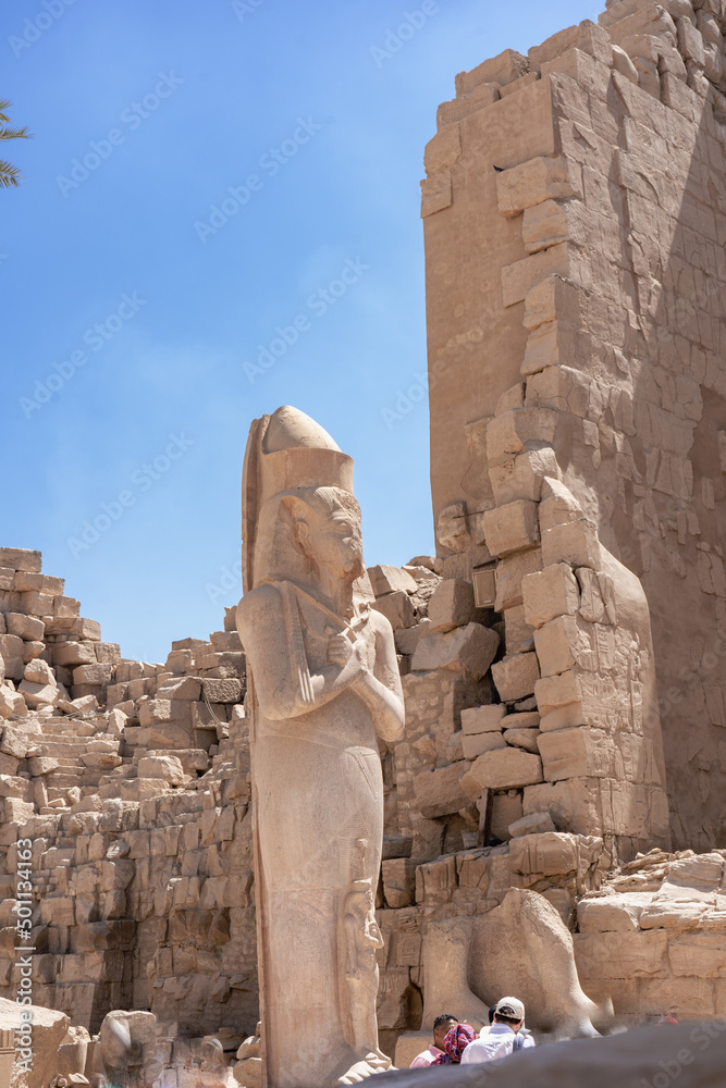 Foto de Stock The Great Pyramid of Giza is a defining symbol of Egypt ...