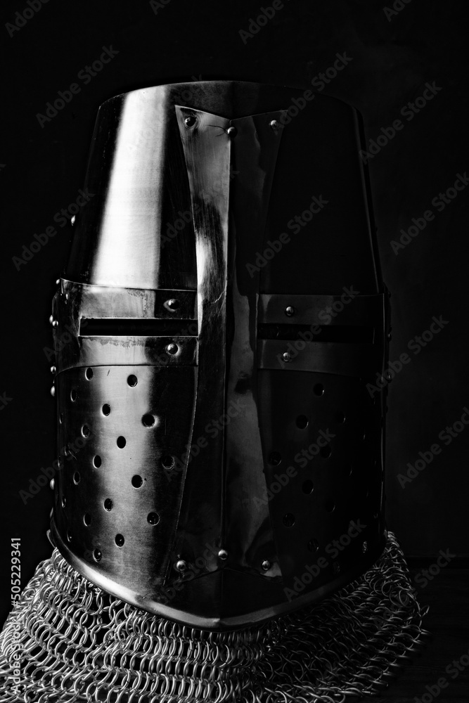 76 / 5,000 Translation results templar knight renaissance fair armor in ...