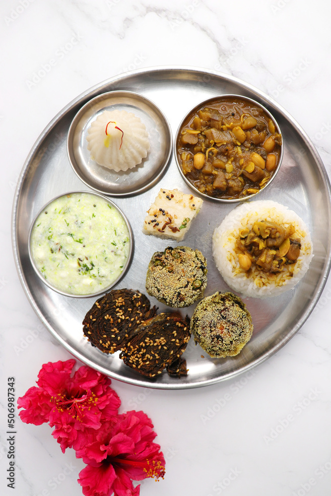 Stockfoto Indian vegetarian lunch or dinner Thali includes beans sabzi ...