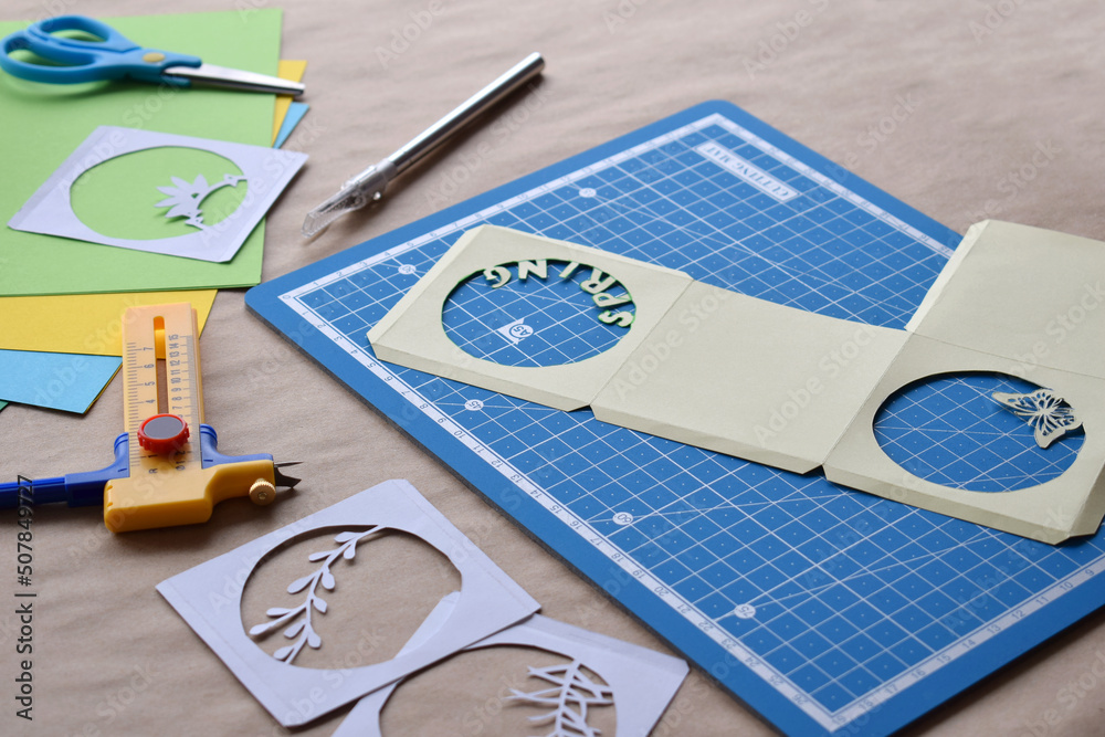 Making tunnelbook. 3D greeting card 