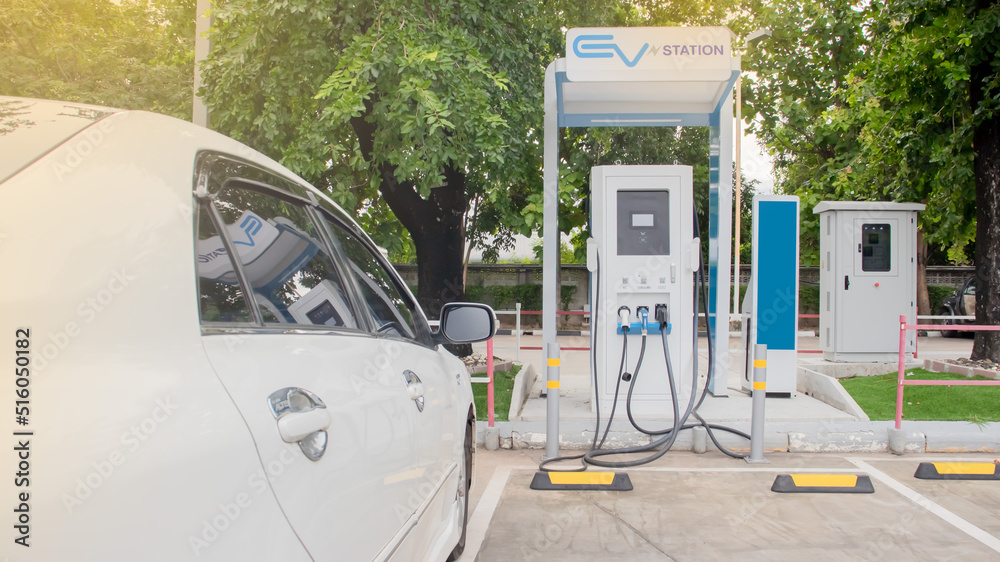 Pump plug-in charging cable, electric vehicle, EV, vehicle with modern ...