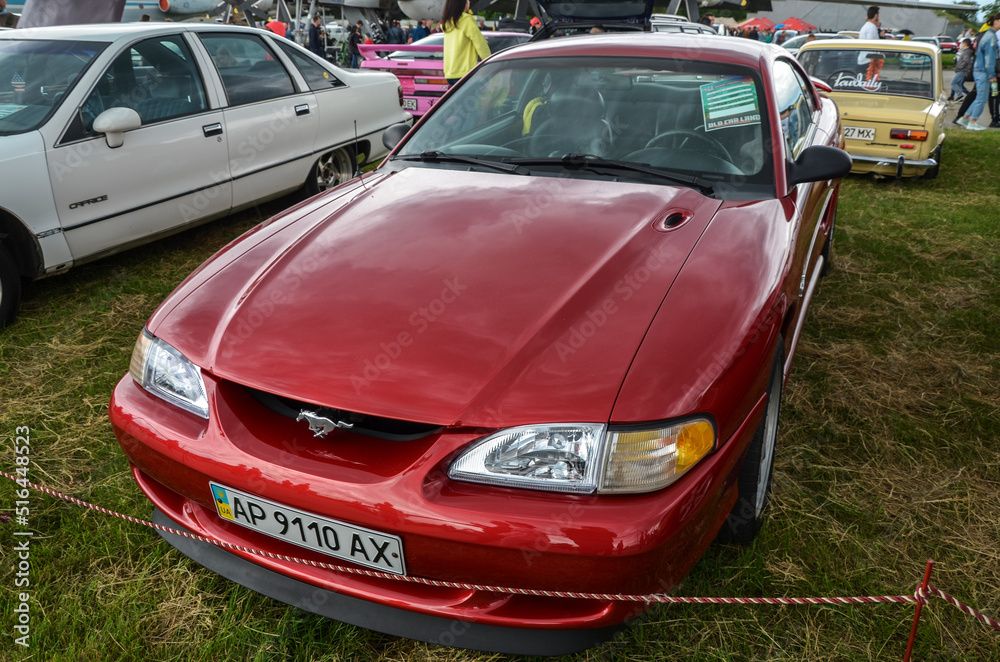 Ford Mustang GT 5.0 1995 The fourth generation of Ford's iconic cars ...