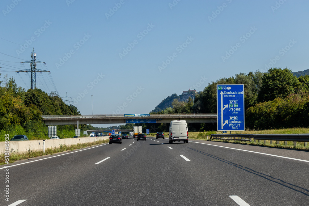 Autobahn A14 (Rheintalautobahn) bei der Abfahrt Lauterach/Wolfurt ...