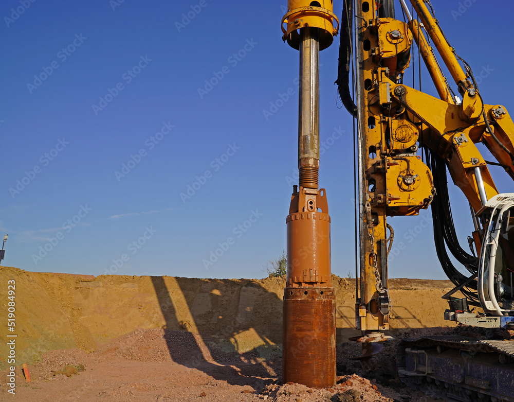 Drilling and installation of steel cages and concrete for the ...