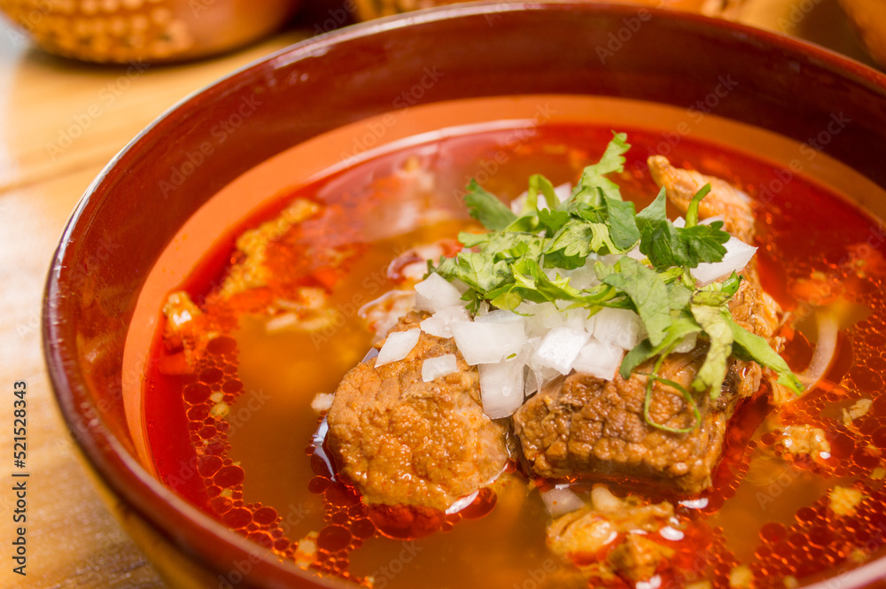 Menudo, pozole, gastronomía mexicana, salsa, picante y desayuno con ...