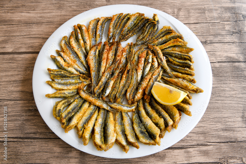 Fried Anchovies (Turkish Name: Hamsi Tava) .Hamsi, istavrit, sardalya ...