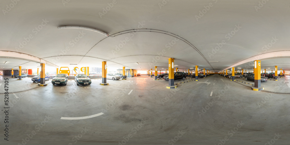 Foto Full spherical seamless hdri panorama 360 degrees angle inside ...