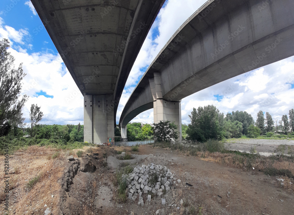 Foto de Stock Double pont de l'autoroute A15 au dessus de la Seine ...
