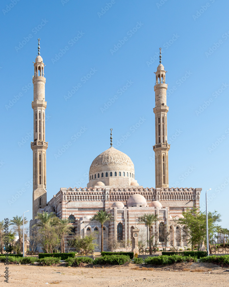 The Great Mosque of Mustafa is an Ottoman mosque with twin minarets in ...