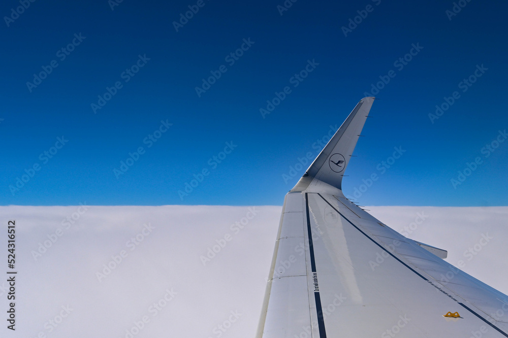 En route London to Frankfurt - April 2022: Curved wing tip with ...