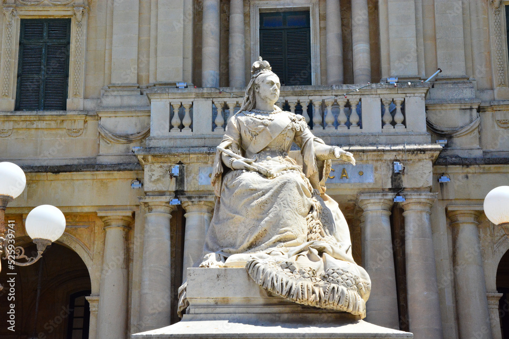 Statue of Queen Victoria in front of National Library, Bibliotheca ...