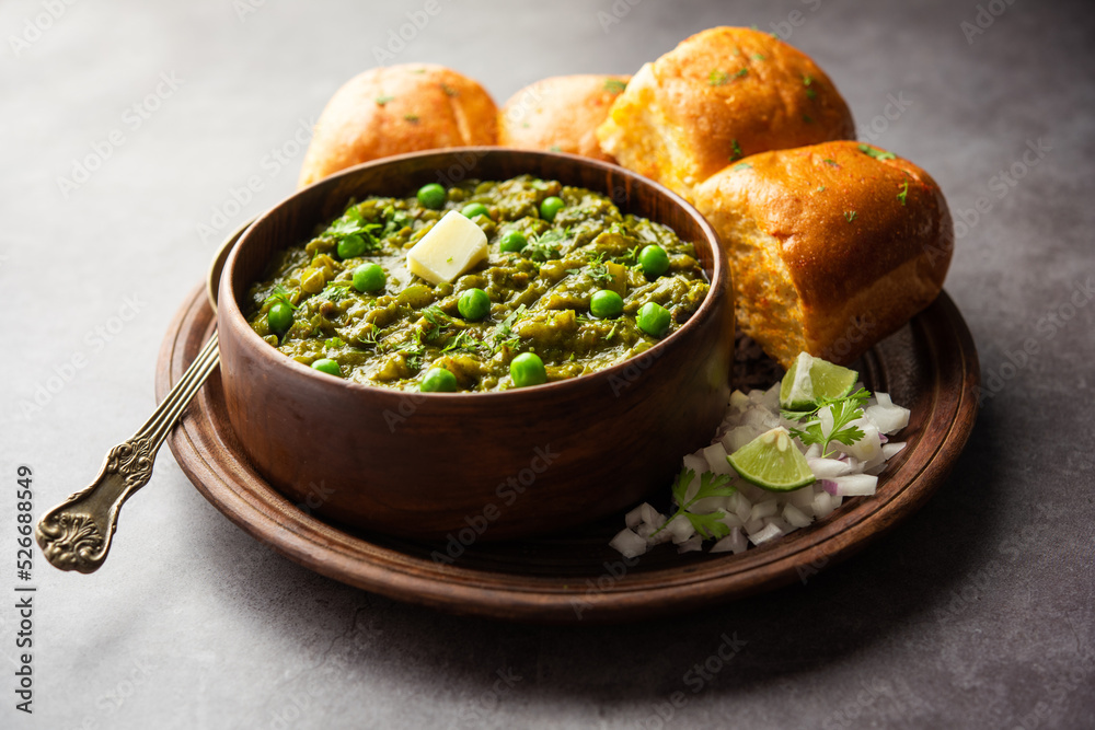Hariyali green Pav bhaji is a variation of a traditional pav bhaji made ...
